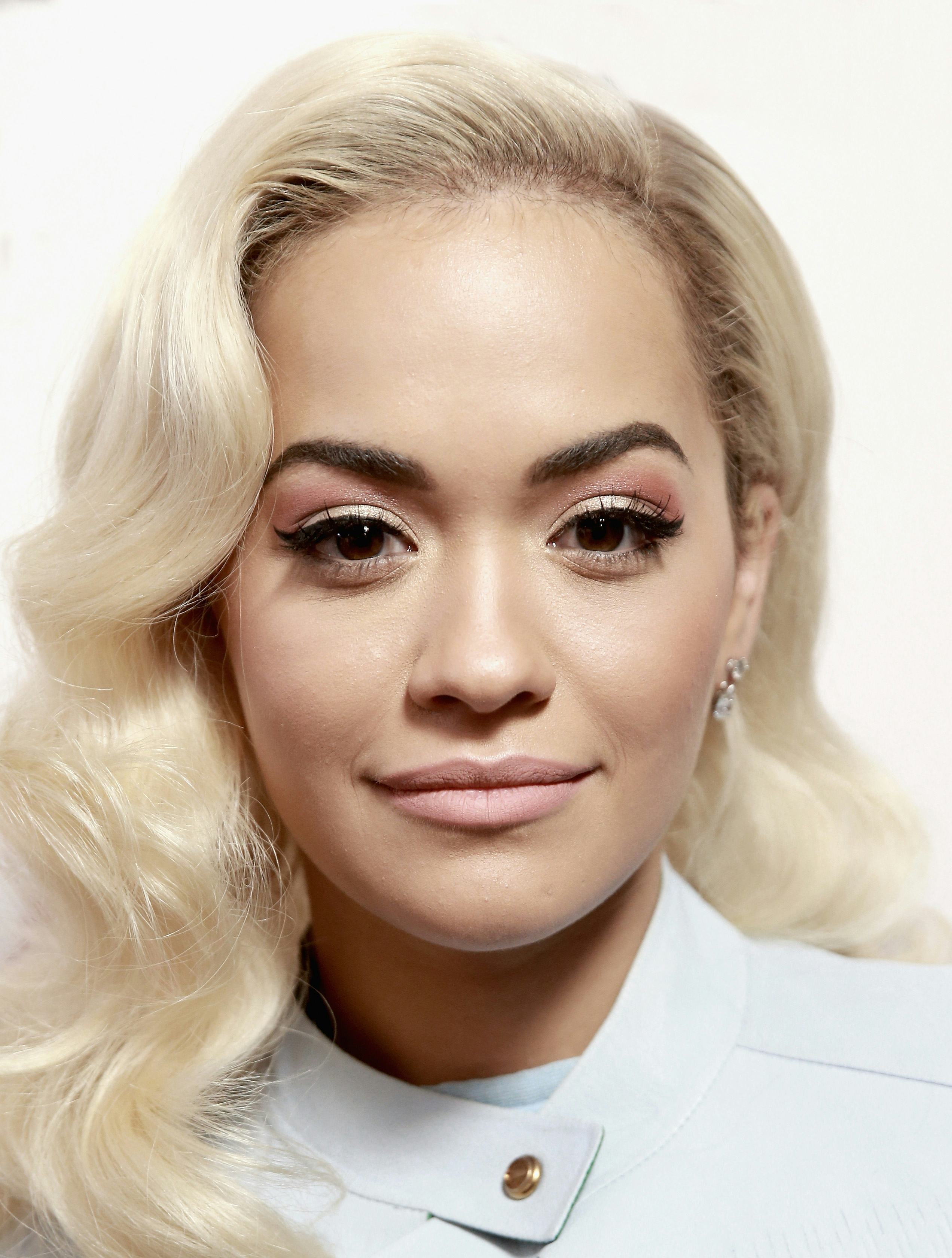 6 Hairstyles That Are Actually Really Terrible For Long Hair, According ...