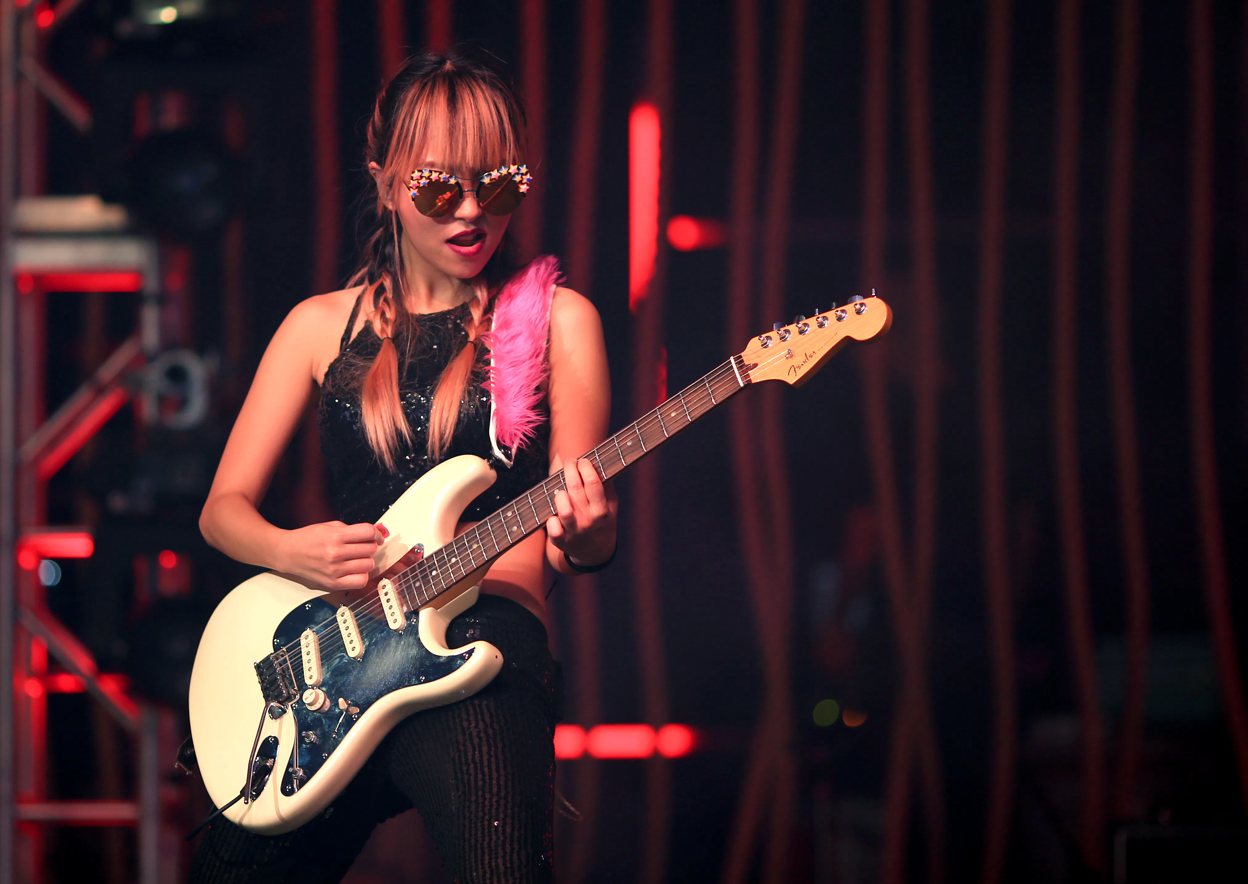 Who Are The Members Of DNCE Who Aren't Joe Jonas? This Is A Very ...