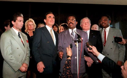 What Was In The Garment Bag Robert Kardashian Took From O.J. Simpson's ...