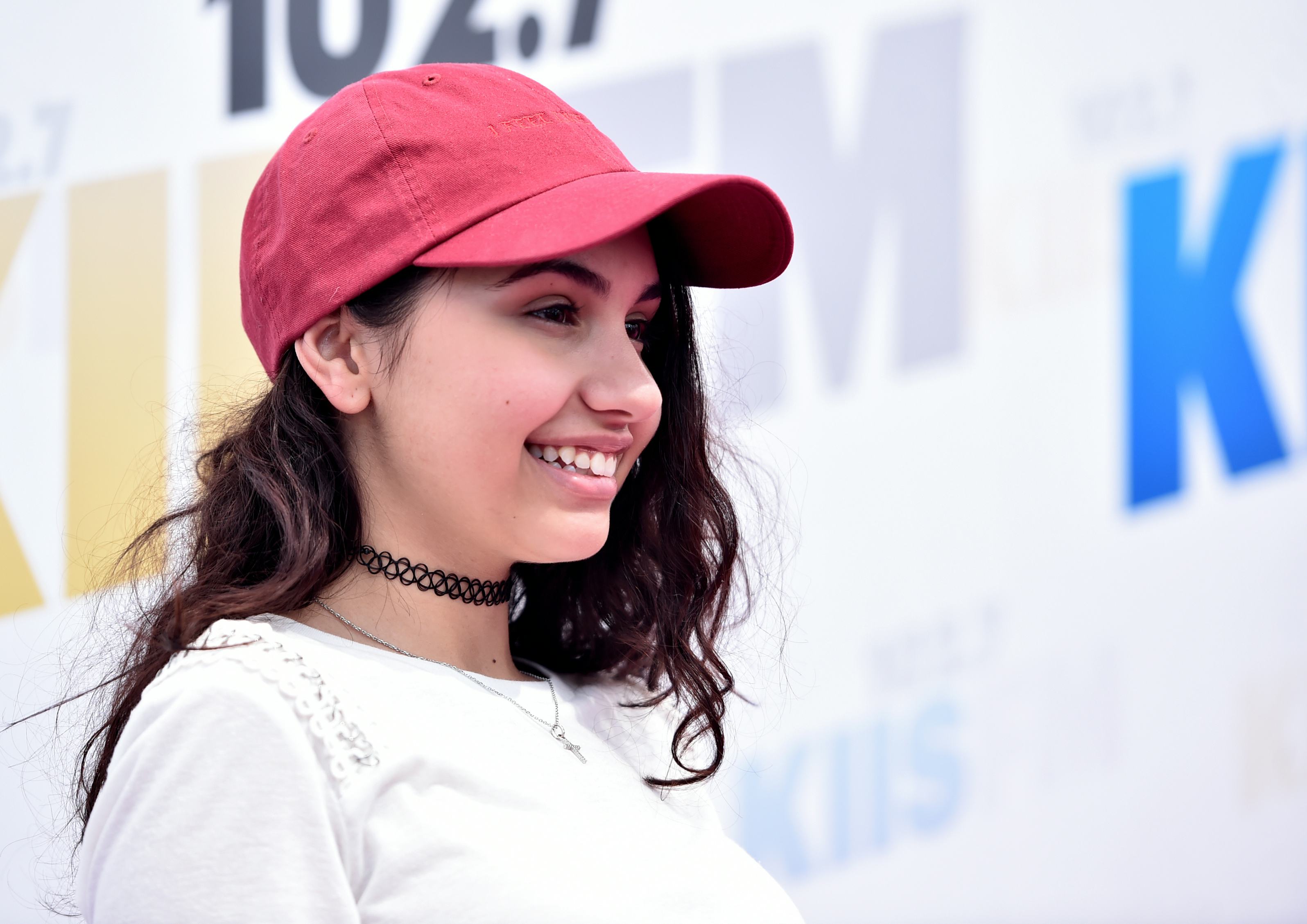 Alessia Cara Calls Out Unrealistic Perceptions Of Beauty In Powerful ...