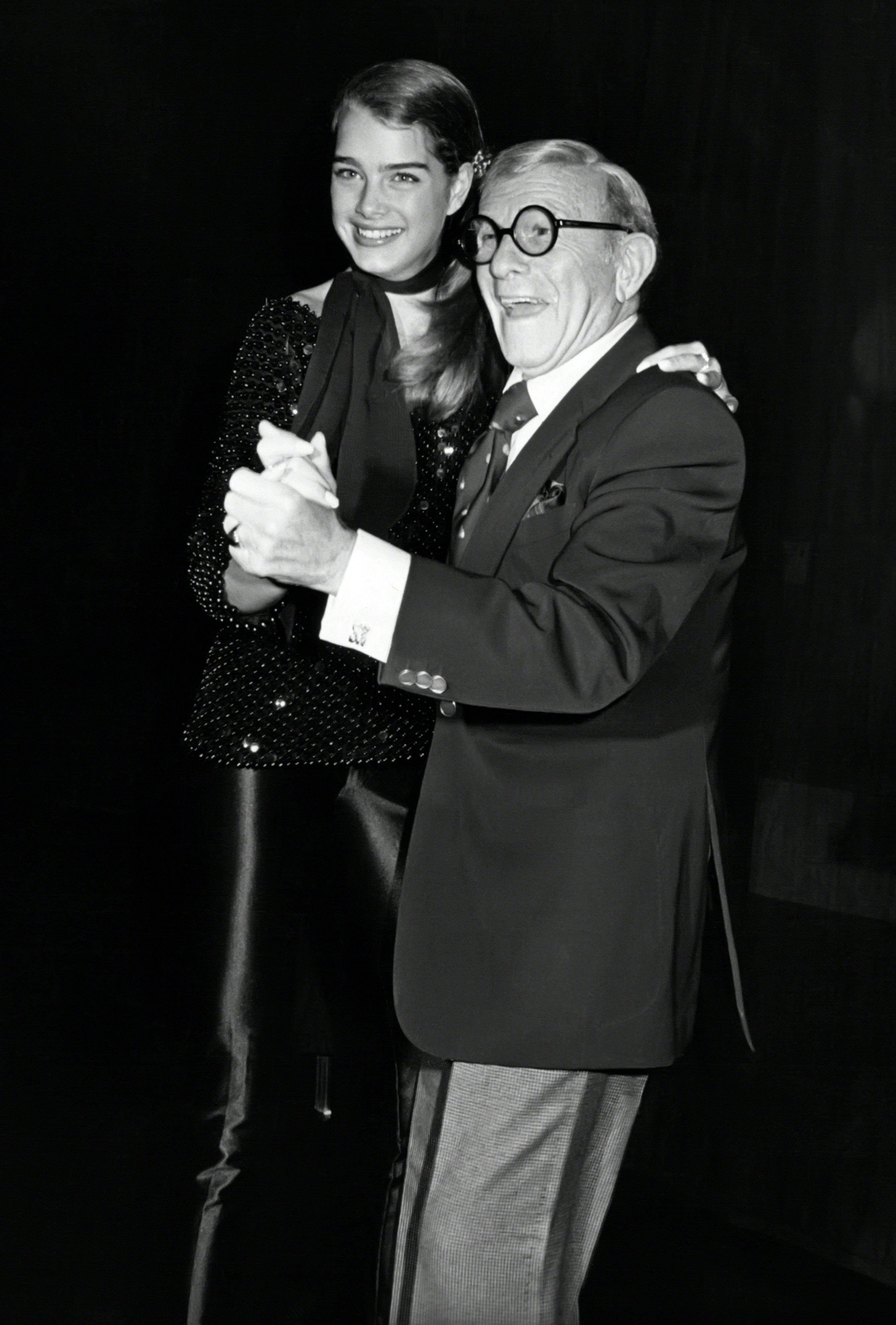 22 Vintage 1970s Photos Of Celebs Partying At Studio 54