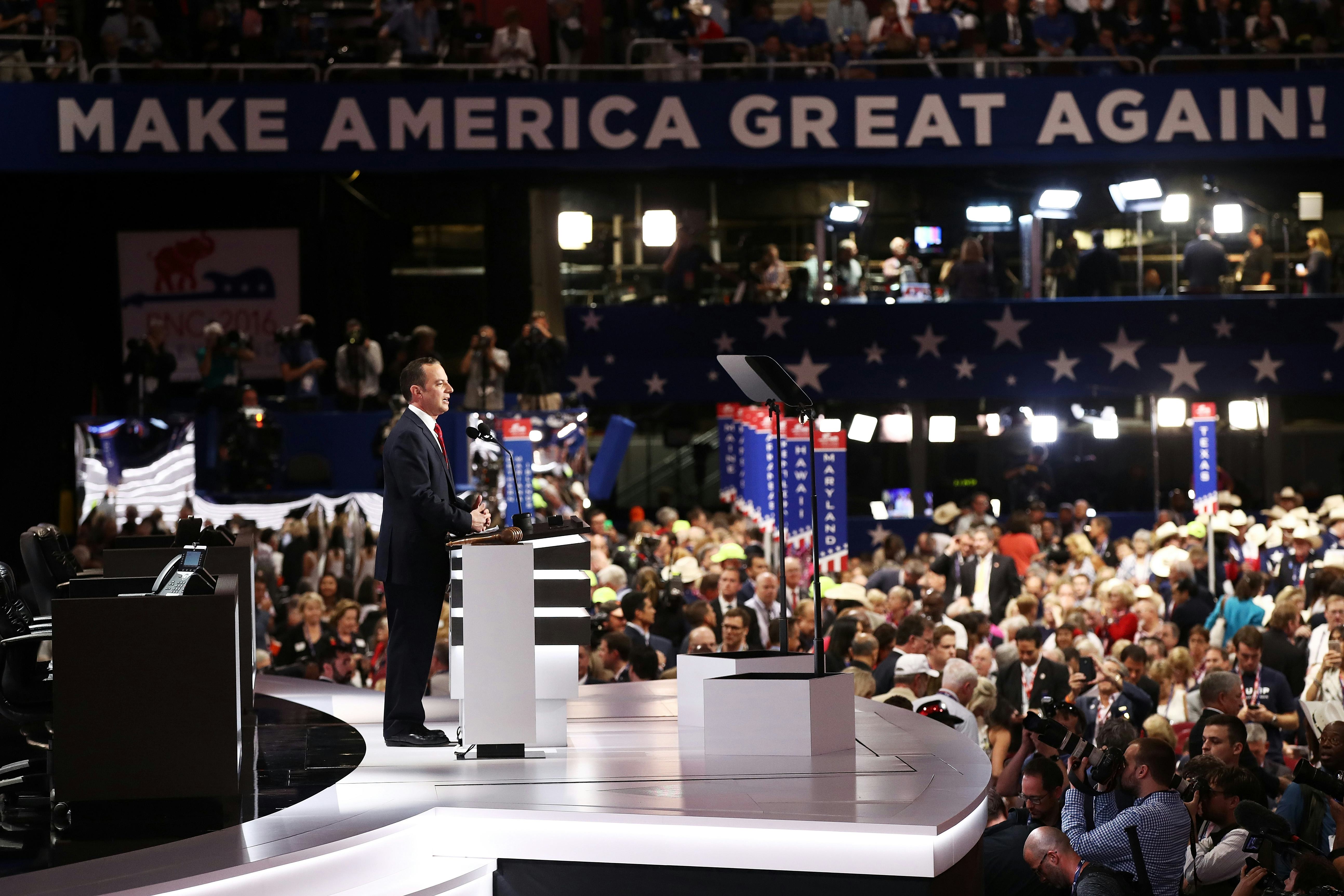 This Librarian Handing Out Books At The RNC Wants To "Make America Read ...