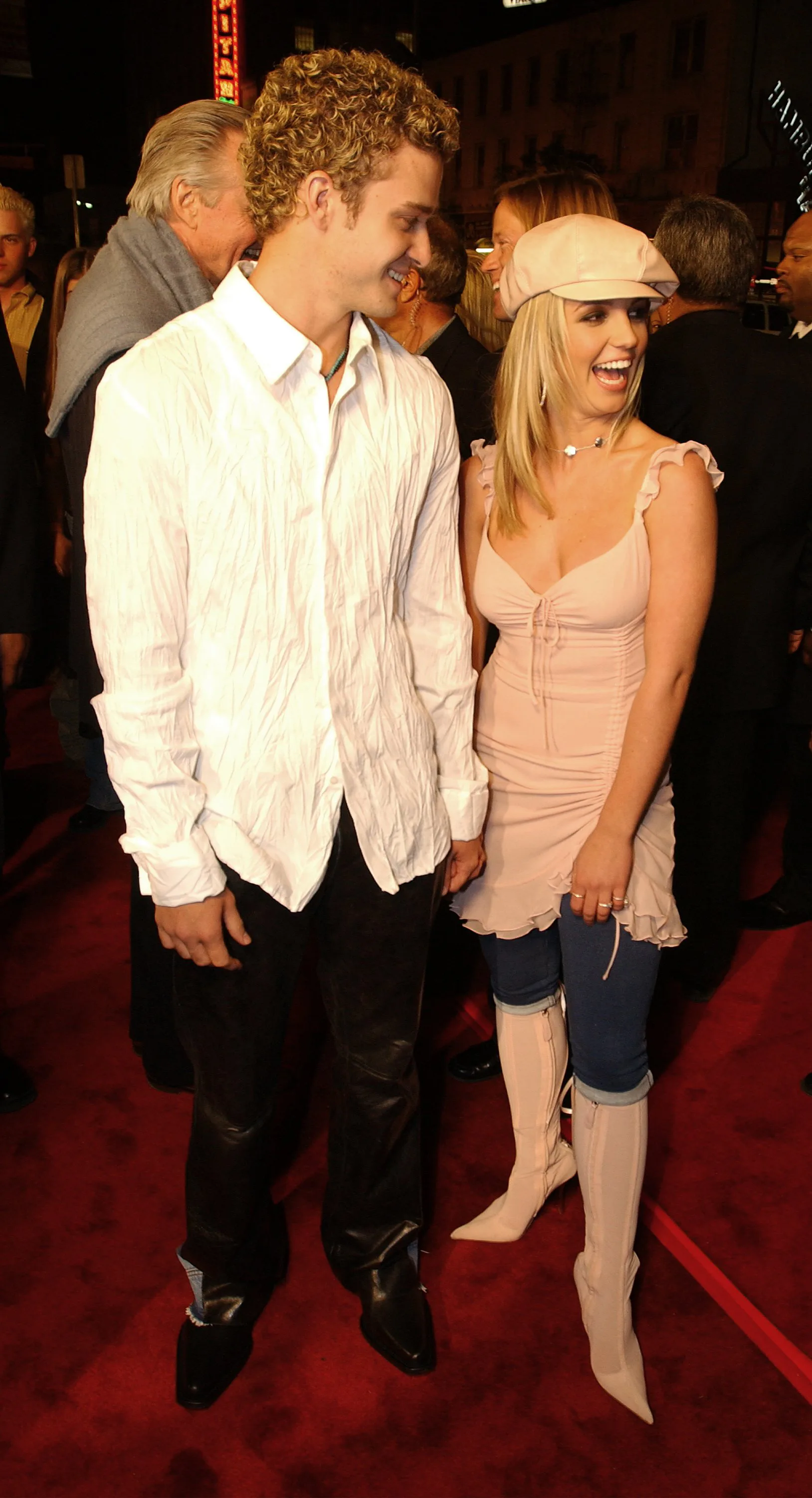 15 Absurd Things Celebrities Wore In 2002, A Truly Questionable Year ...