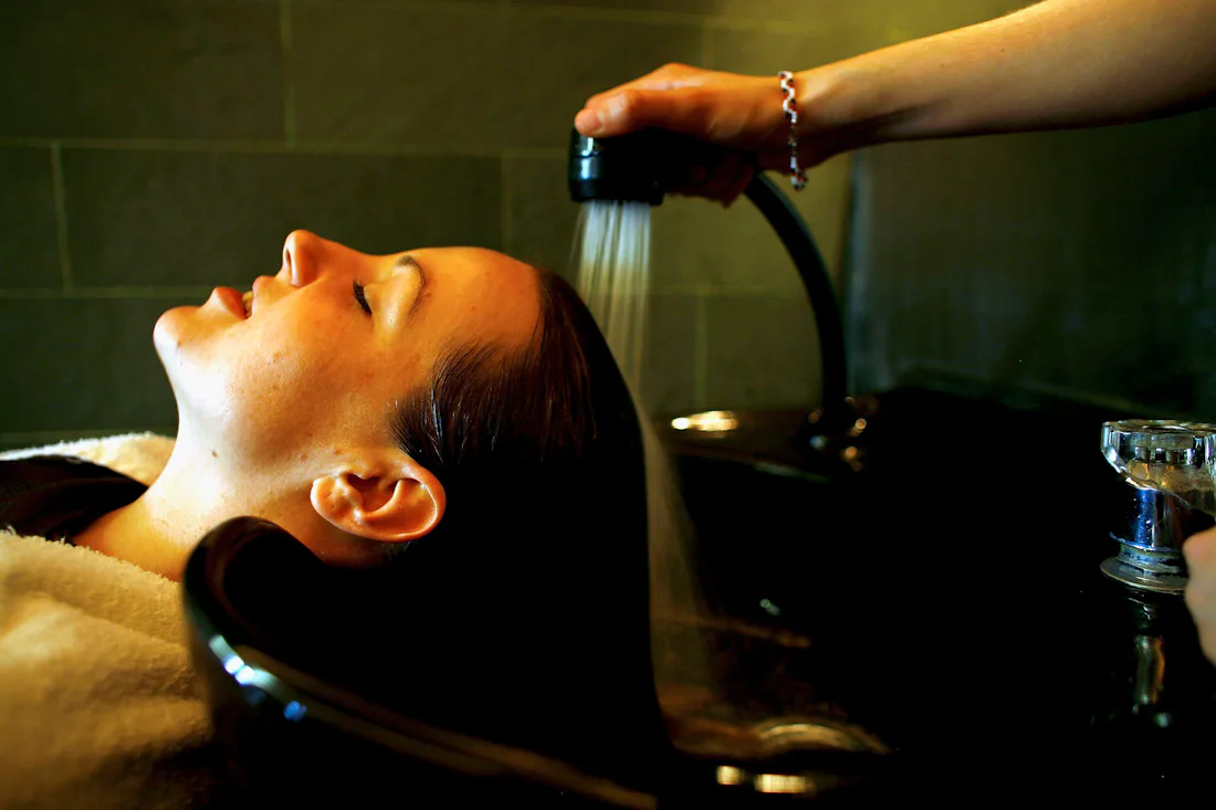 How Much To Tip 9 Types Of Beauty Professionals If You're Really Not Sure