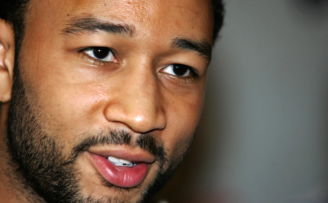 17 Celebs Who Look Totally Different Without Beards