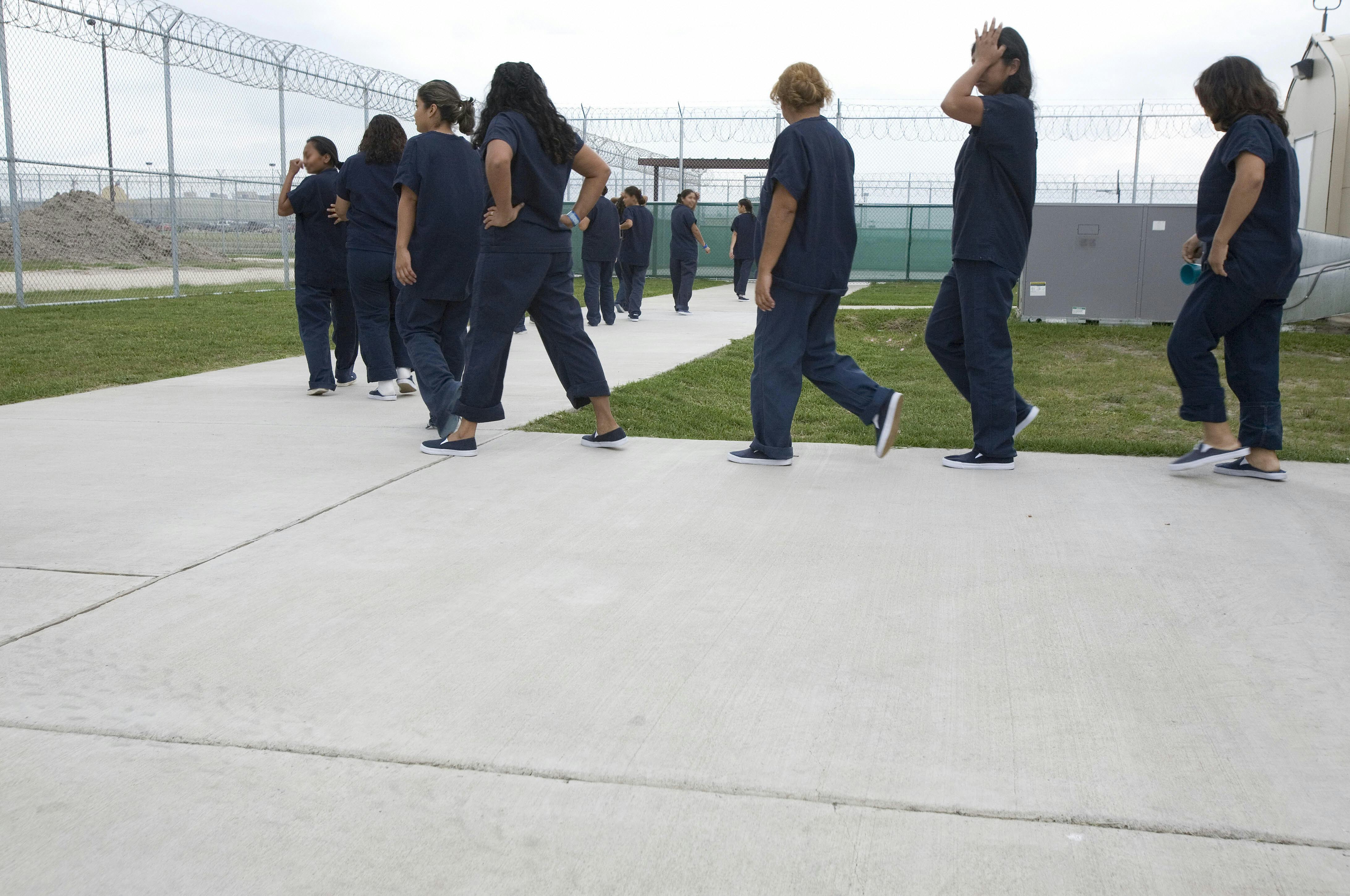 What A Day In The Life Of A Woman In Prison Actually Looks Like — And ...