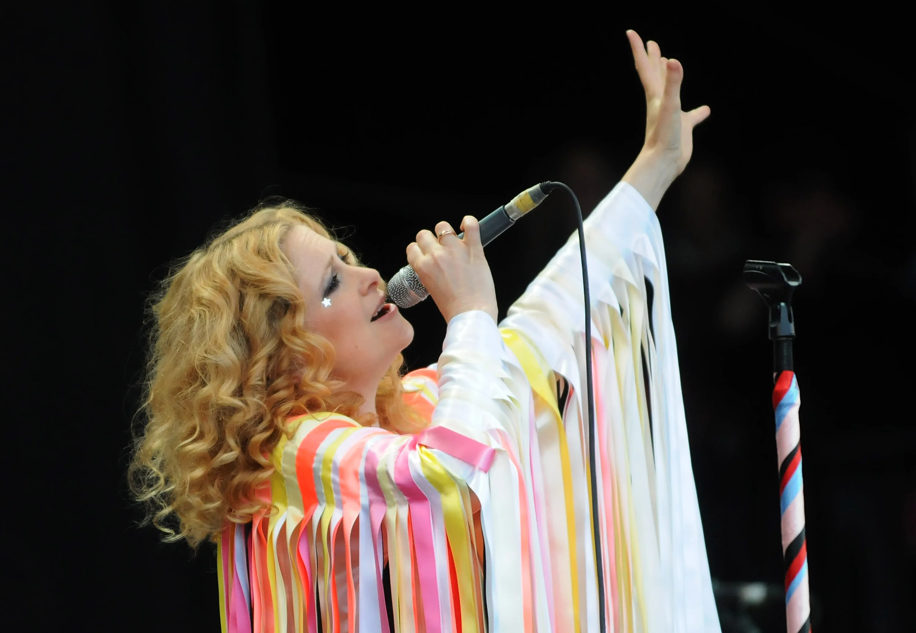 How To Dress Like Alison Goldfrapp Because She's A Queen Of The ...