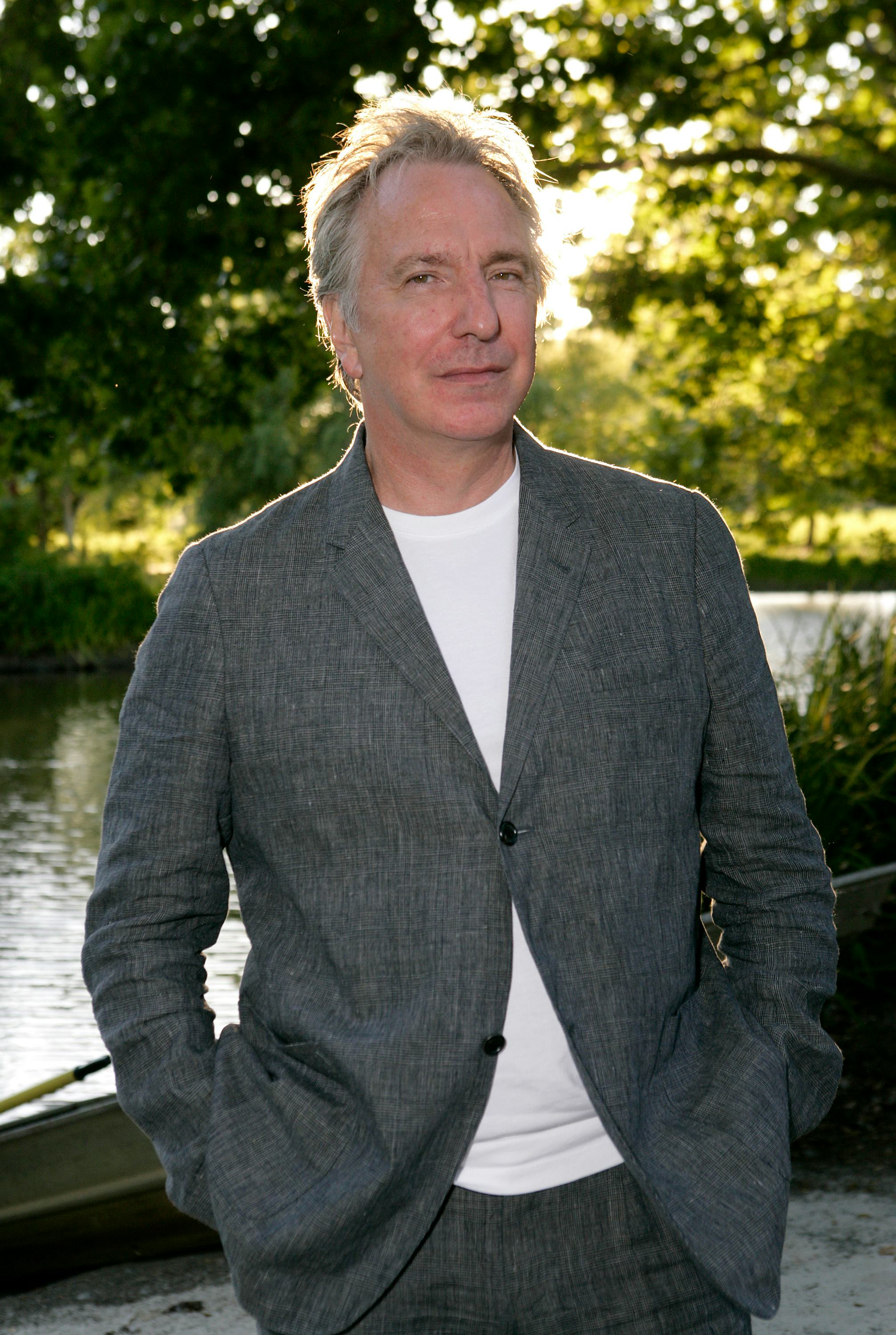 22 Incredible Photos Of Alan Rickman Throughout The Icon's Dazzling ...