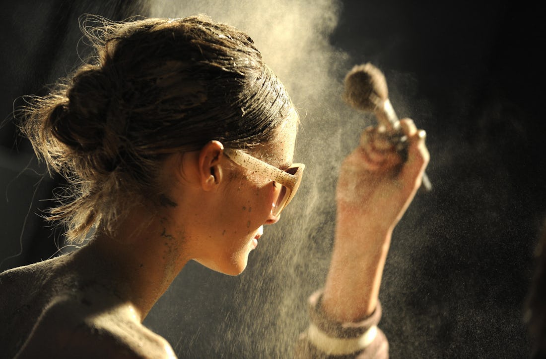 How To Use Facial Spray, Because It Really Is More Than Just Glorified ...