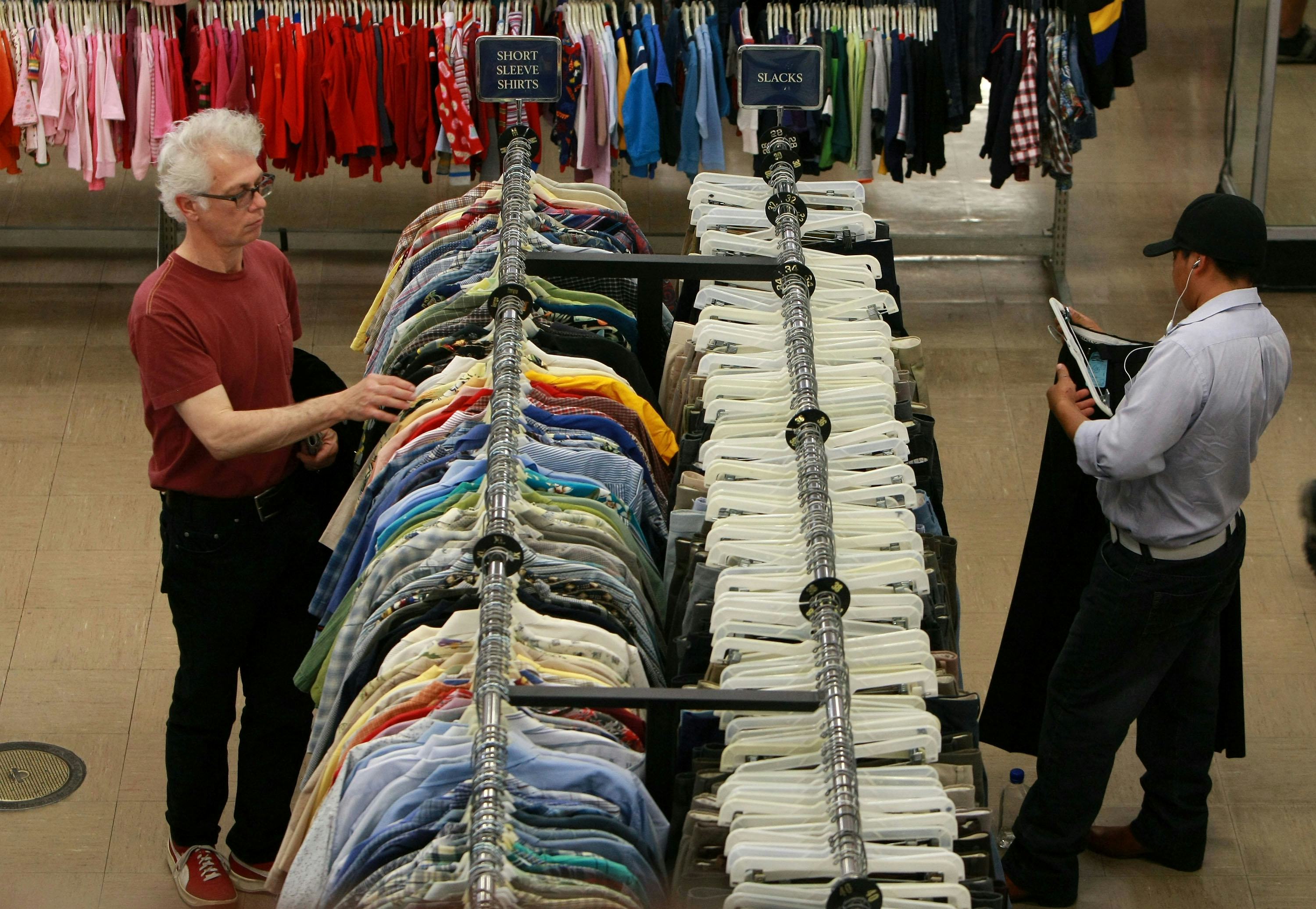 7 Tips for Navigating Thrift Shops Because Thriftin' Aint Easy