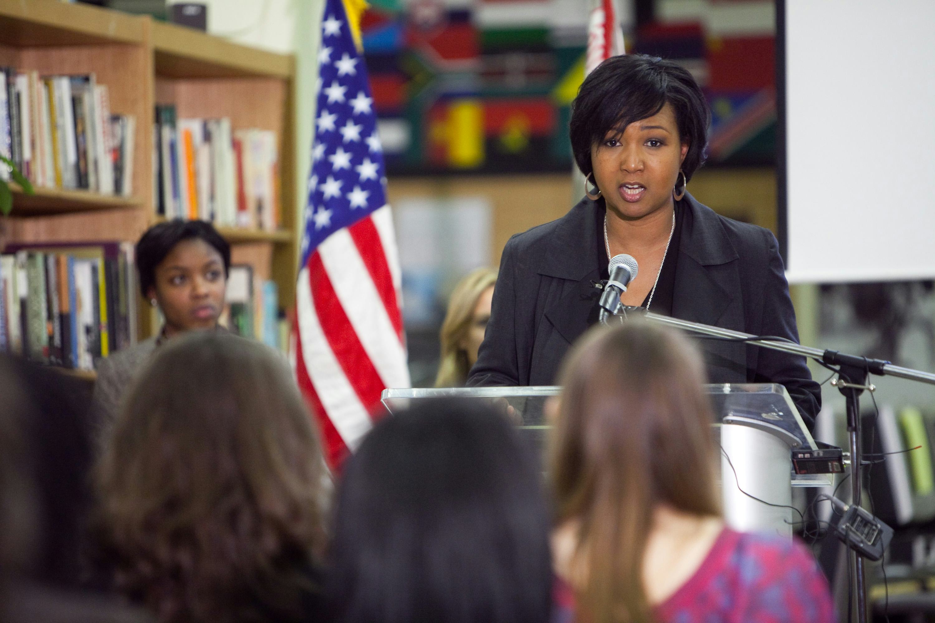 6 Ways Dr. Mae Jemison Paved The Way For Women In STEM, Because She's ...