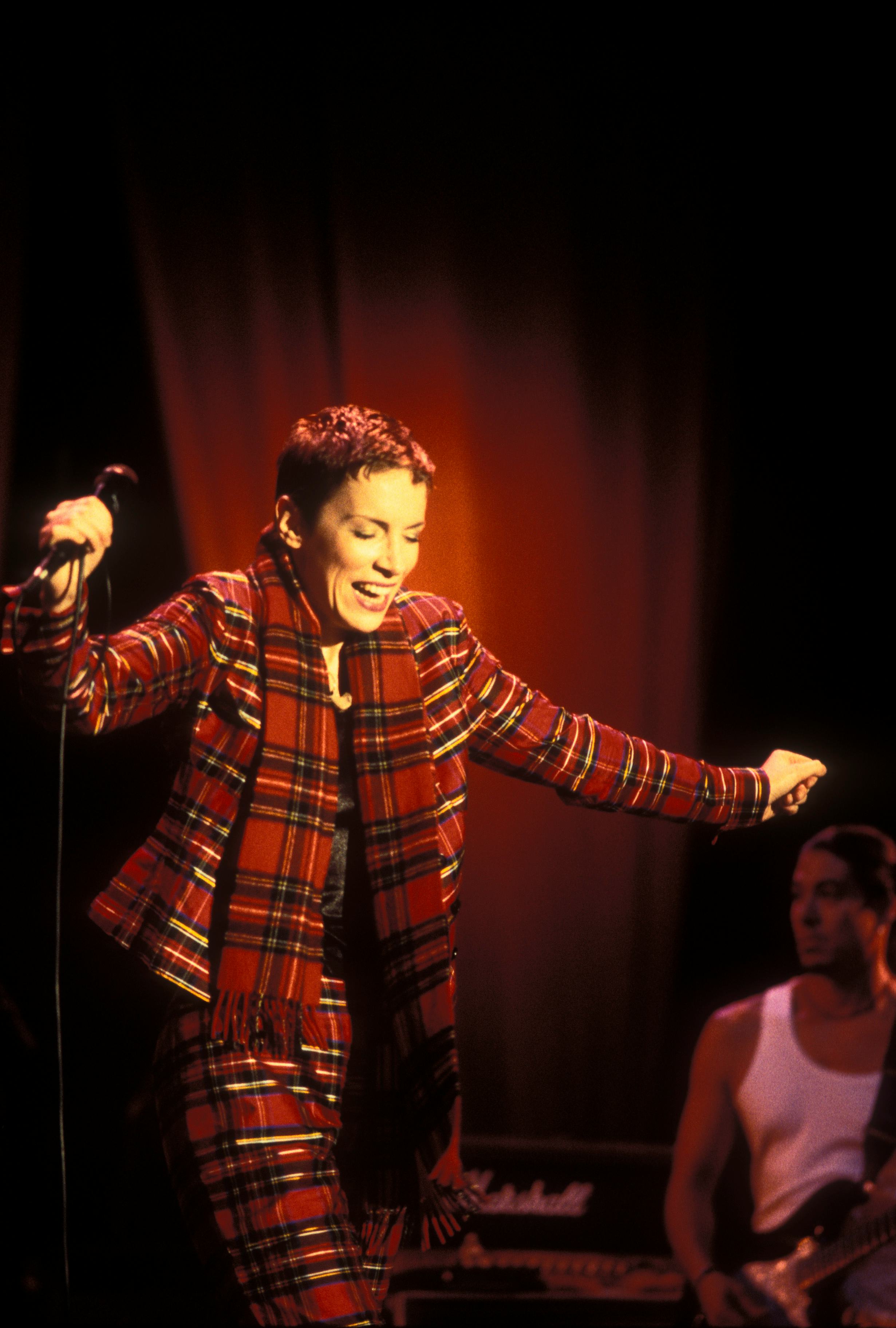 26 Gender Bending Fashion Moments From The '90s That Were Everything ...