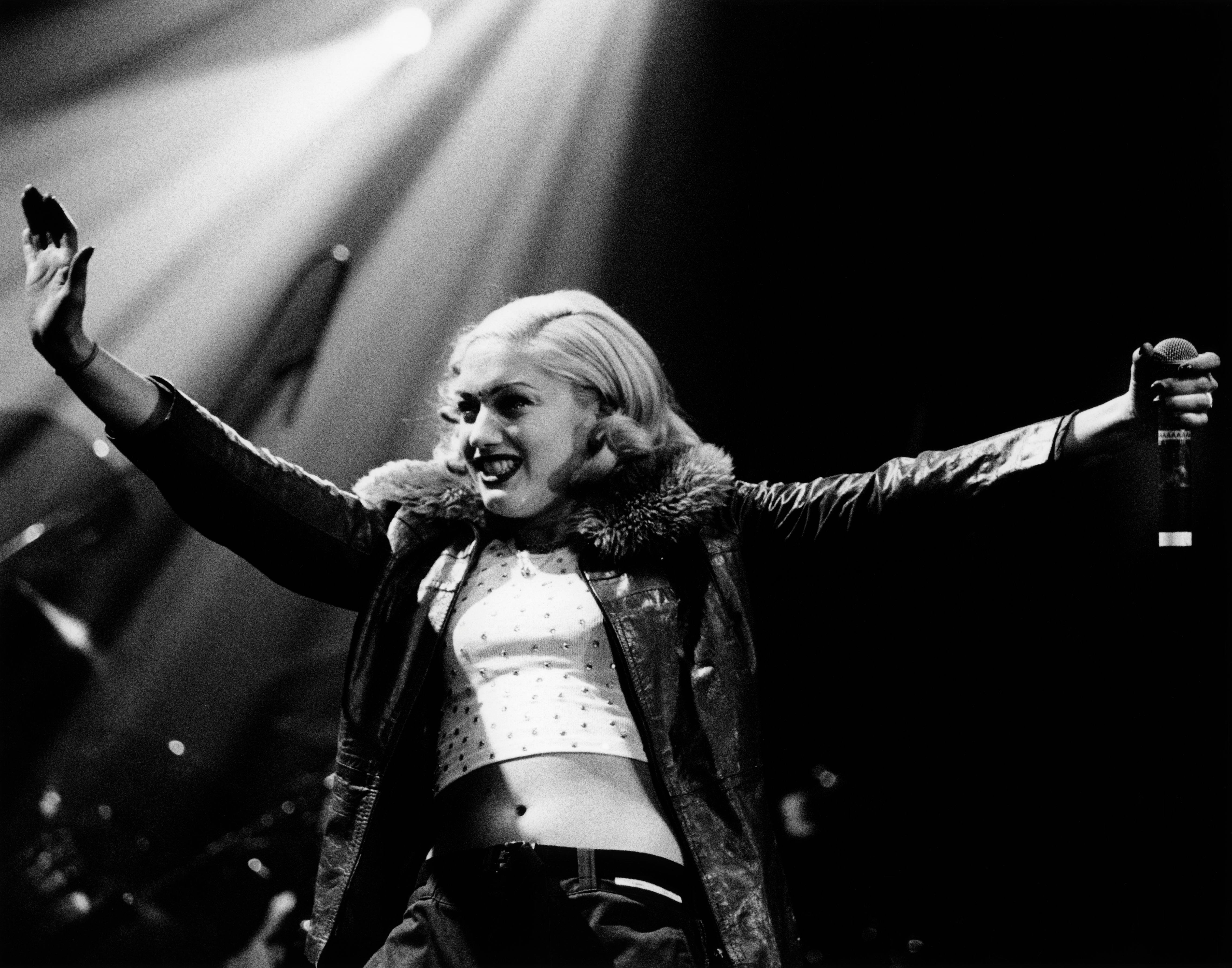 The Most Iconic '90s Crop Tops Will Make You Wish It Was 1995 Again ...