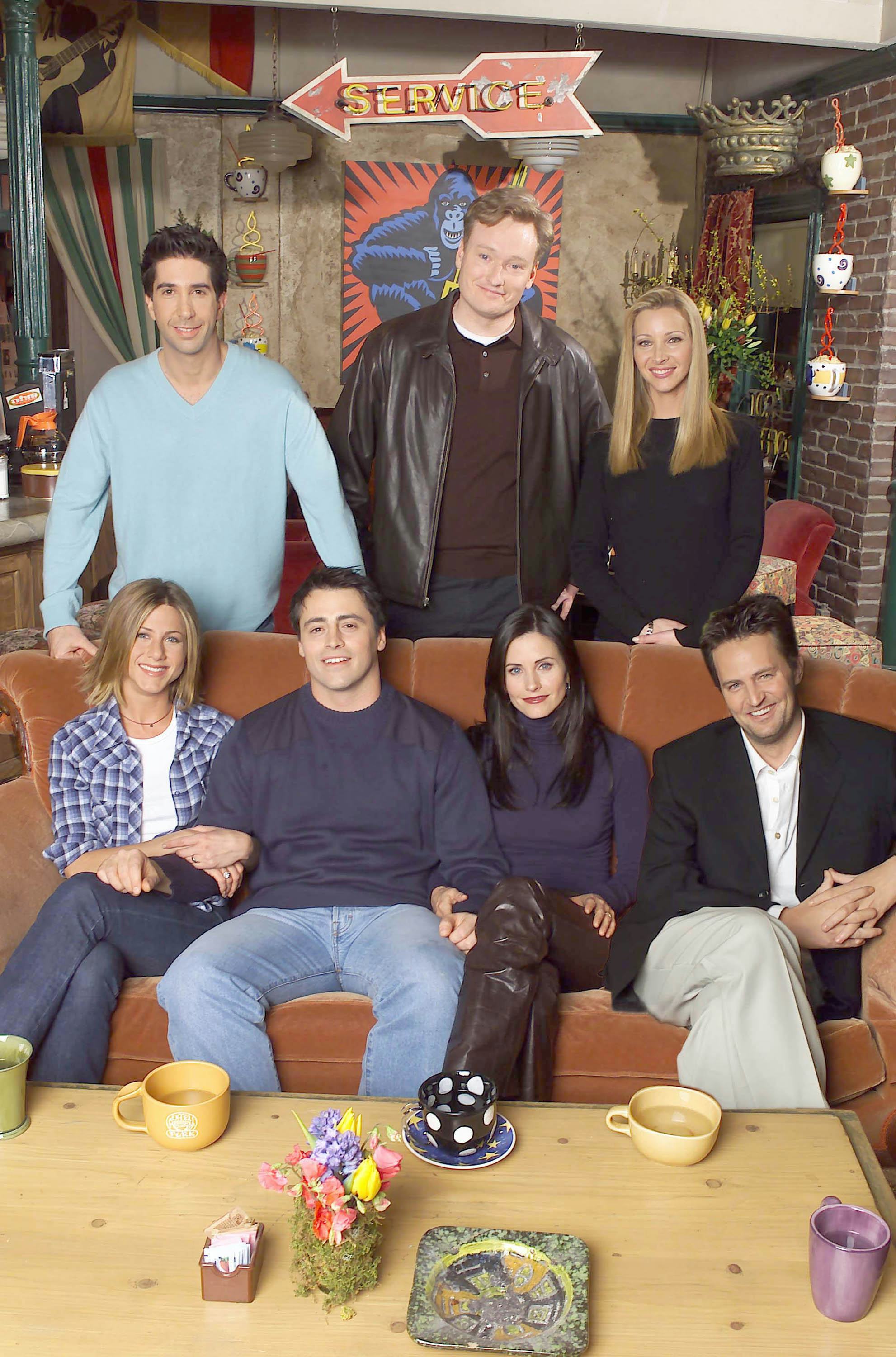 10 'Friends' Promotional Pictures & What Each Friend Is Thinking In ...