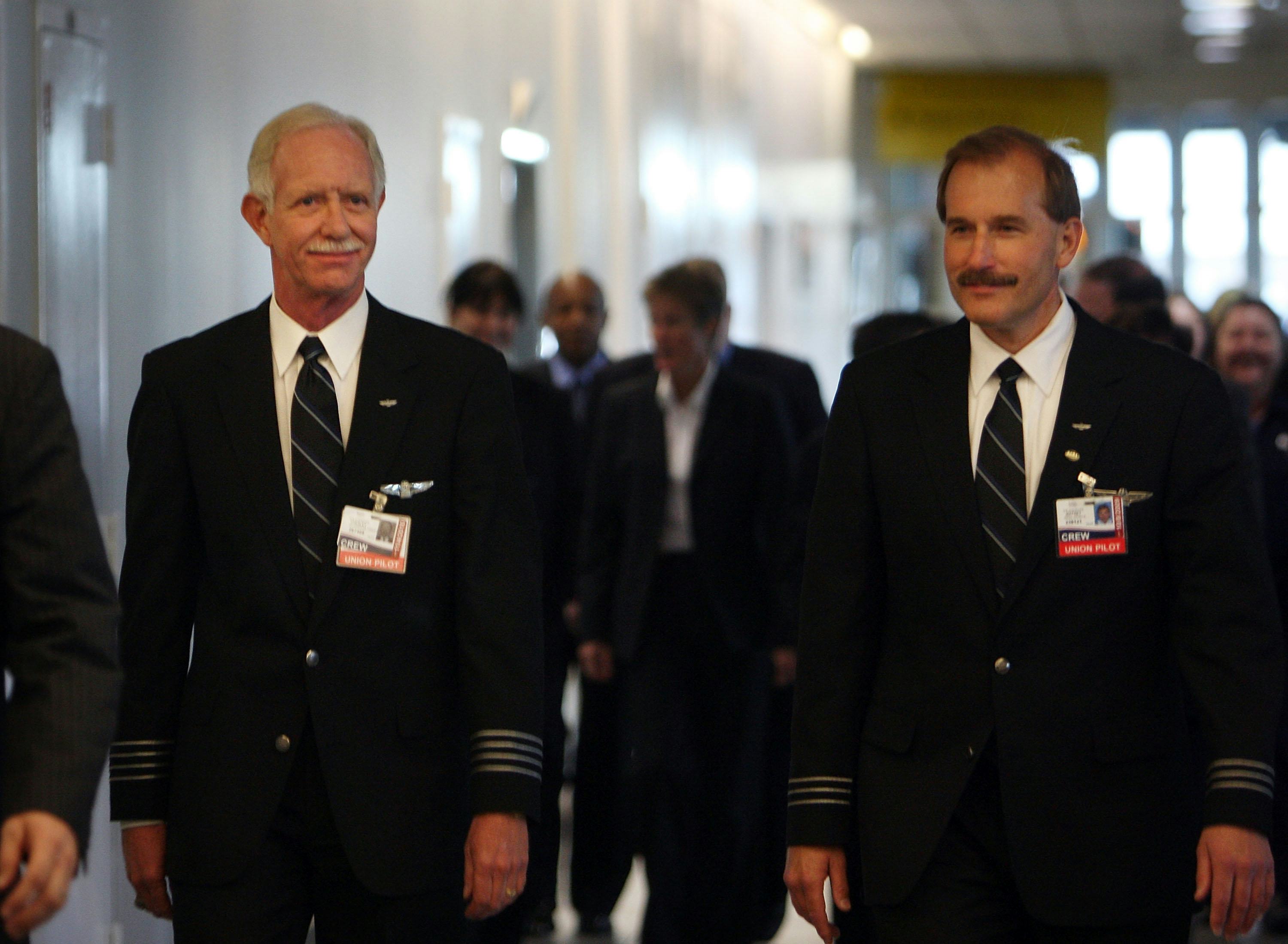 Photos Of The Real 'Sully' Co-Pilot Will Make You Approve Of Aaron ...