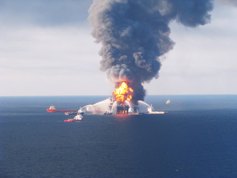 Photos Of The Real Deepwater Horizon Disaster Show How Devastating The Explosion Really Was