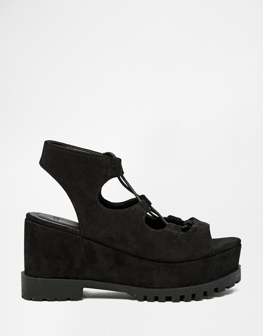 The 7 Best Heels For Walking In The Snow