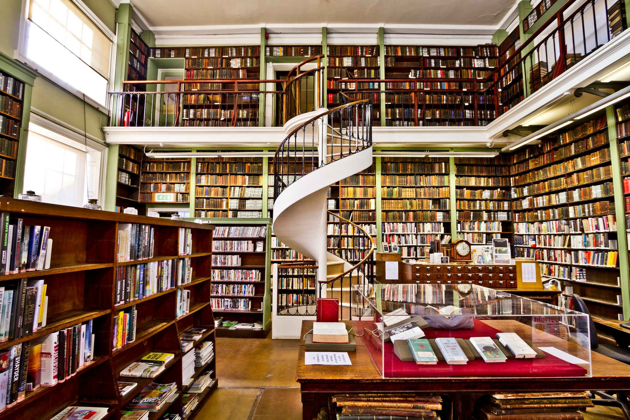 11 Reasons Libraries Are The Best Places To Hang Out