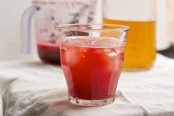 On National Iced Tea Day, 5 Alcoholic Iced Tea Recipes You Need In Your ...