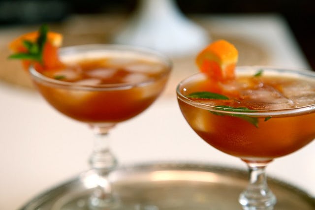 On National Iced Tea Day, 5 Alcoholic Iced Tea Recipes You Need In Your ...