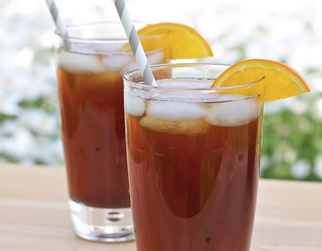 6 Ways To Drink More Water This Summer, Because Staying Hydrated Doesn ...