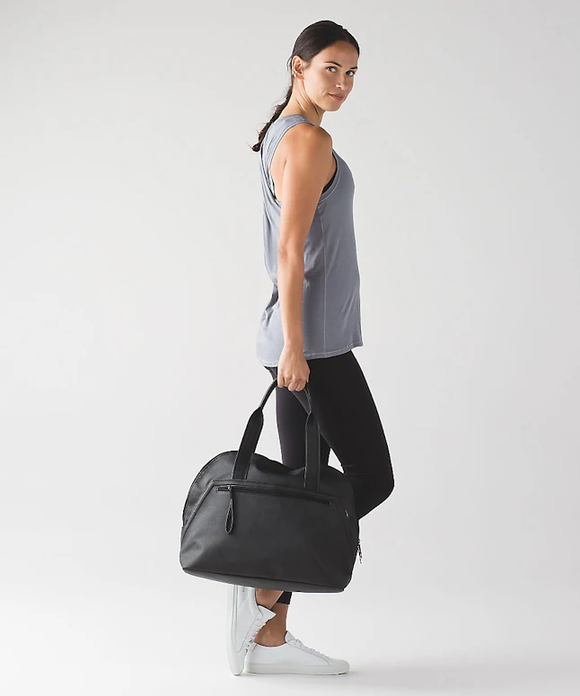 12 Workout Tops For Big Boobs That Will Help You Hit The Gym Comfortably