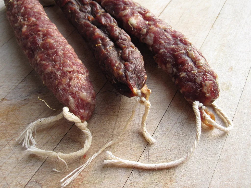 9 Beer And Sausage Pairings To Celebrate National Bratwurst Day ...