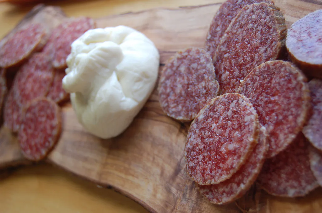 9 Beer And Sausage Pairings To Celebrate National Bratwurst Day ...