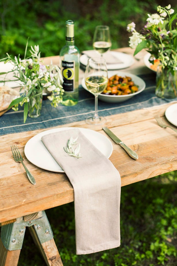 7 Summer Table Settings To Inspire Your Next Outdoor Party