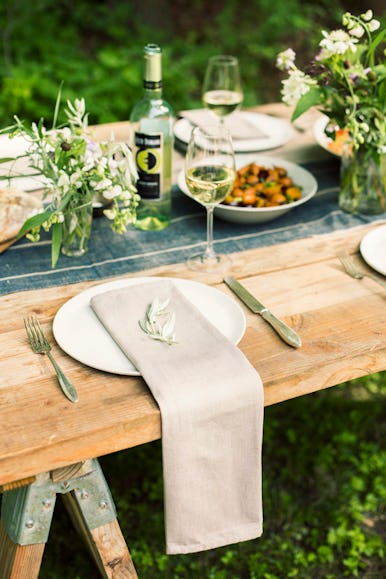 7 Summer Table Settings To Inspire Your Next Outdoor Party