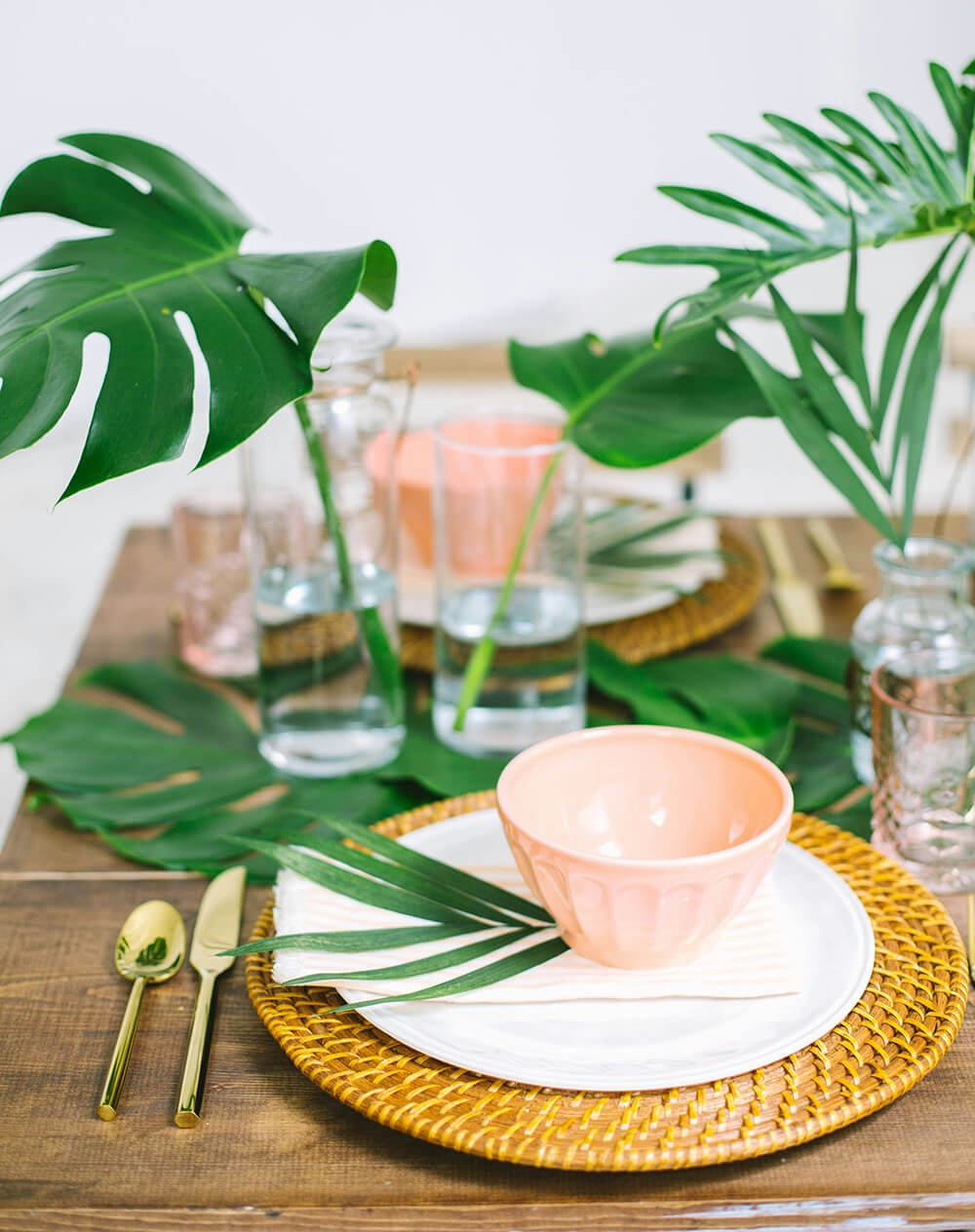 7 Summer Table Settings To Inspire Your Next Outdoor Party