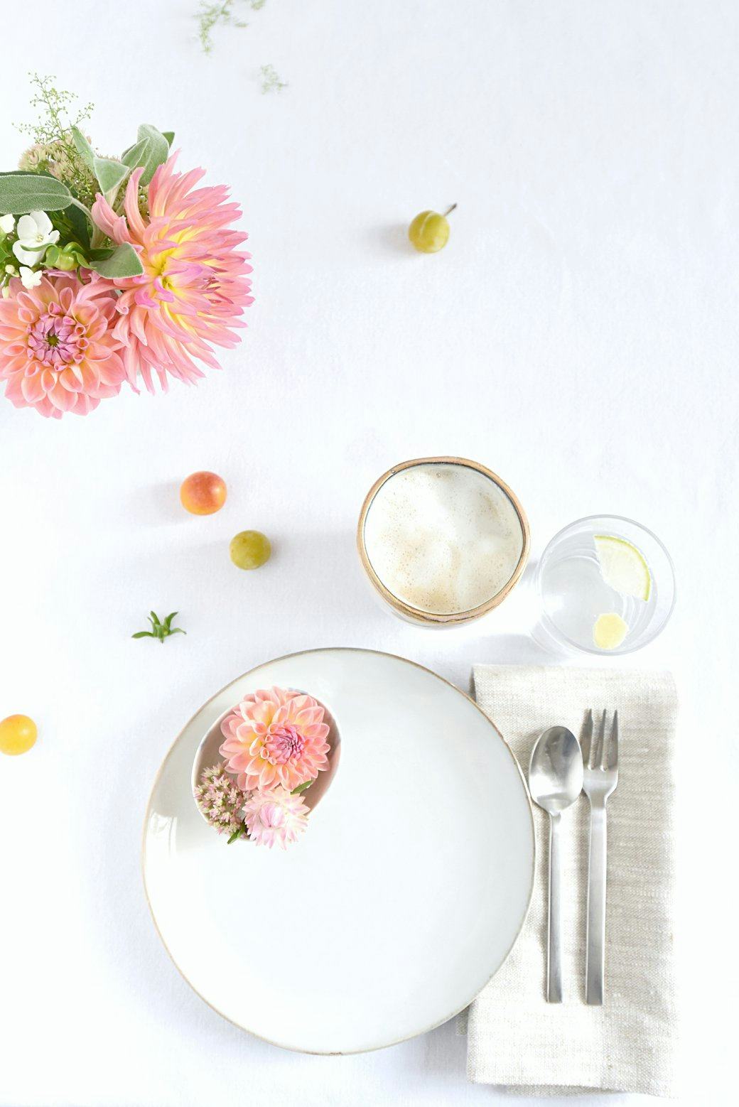 7 Summer Table Settings To Inspire Your Next Outdoor Party