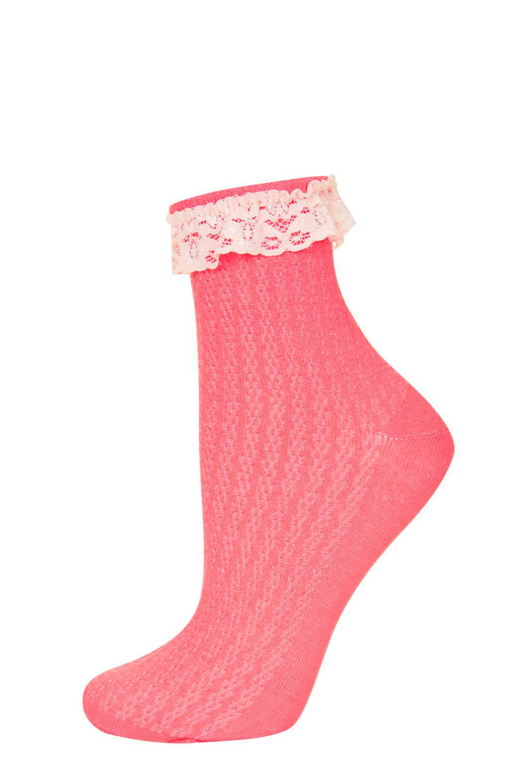 11 Things You Wore Back To School In The '90s That Are Still Hella Dope