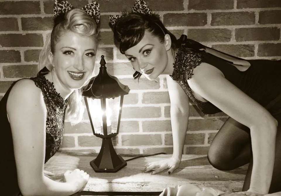 How To Get A Victory Roll In 6 Simple Steps For All The Vintage Vixens ...