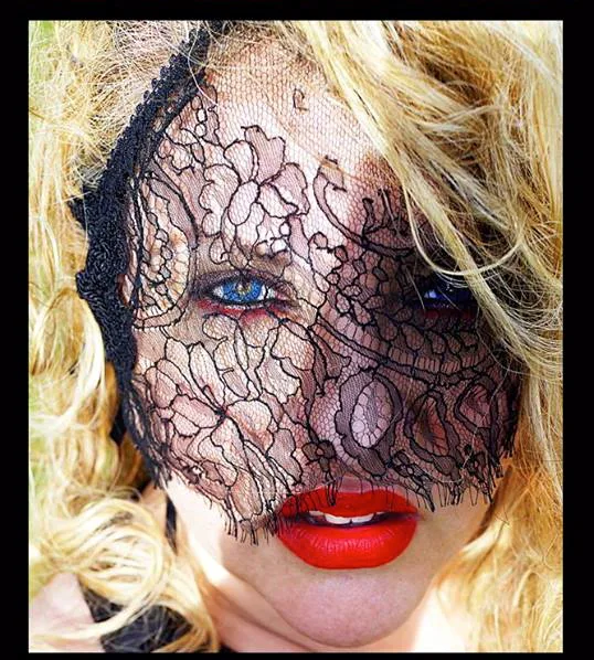 Velvet D’Amour, Plus-Size Supermodel and "Volup2" Founder, Talks ...