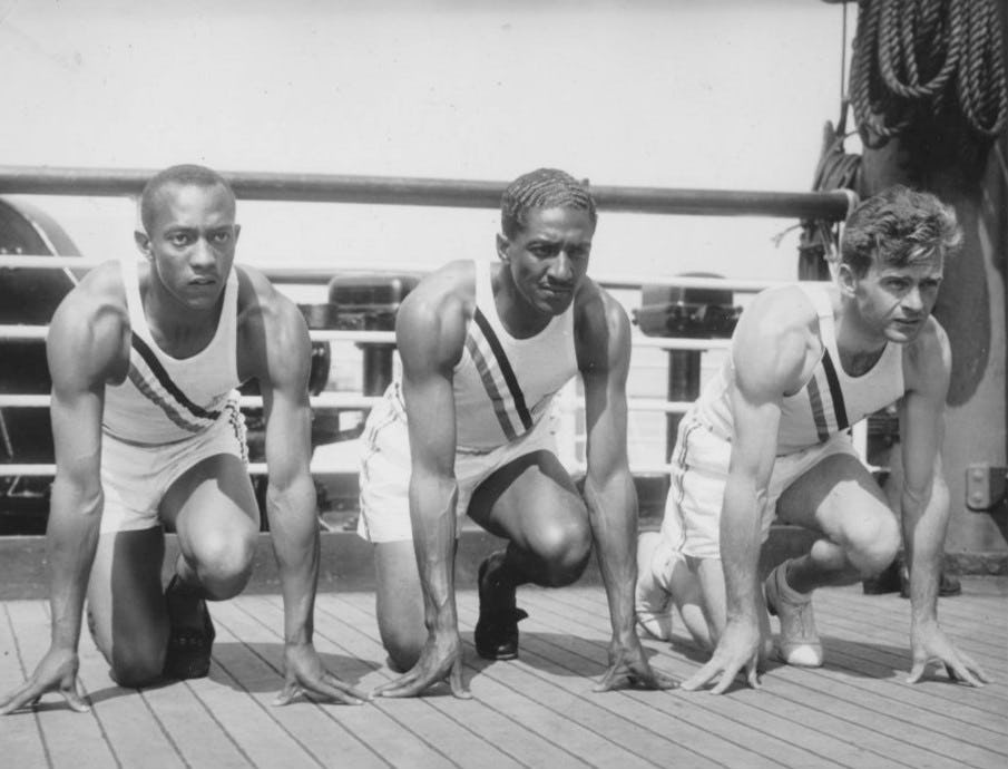 9 Photos Of Jesse Owens At The 1936 Olympics Show What An American Hero ...