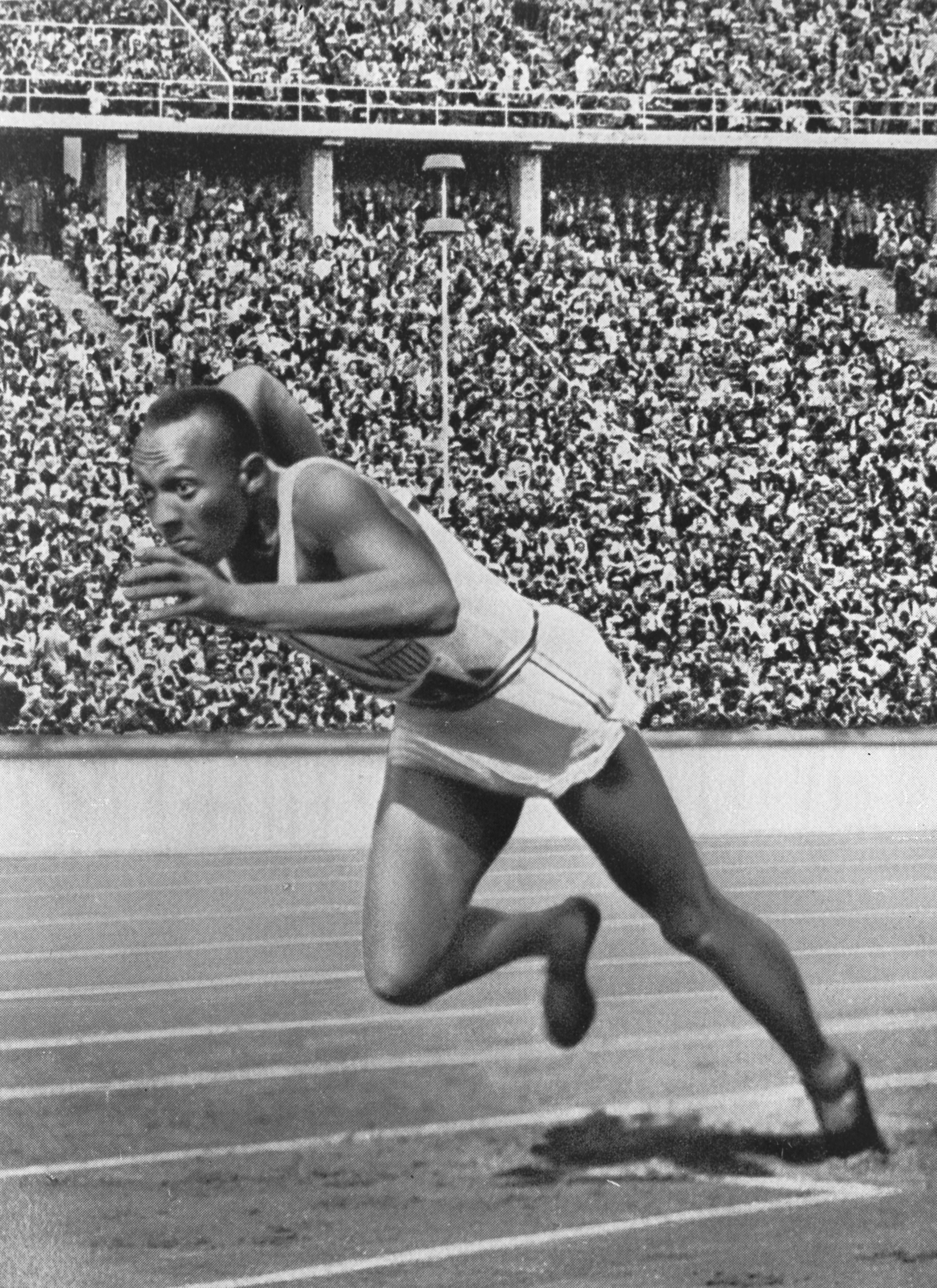 9 Photos Of Jesse Owens At The 1936 Olympics Show What An American Hero ...