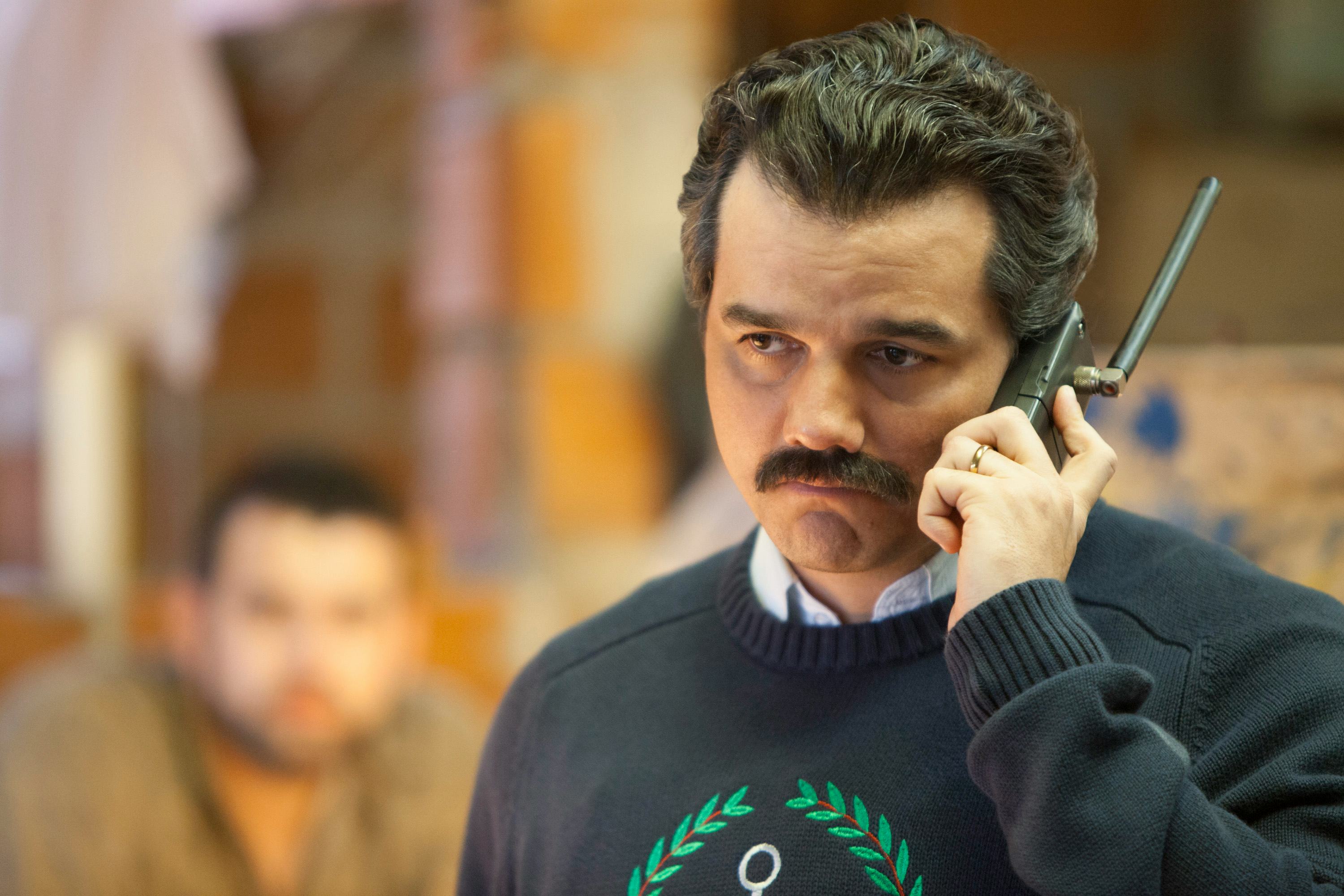 Photos Of The Real Pablo Escobar Vs. 'Narcos' Actor Wagner Moura Proves ...