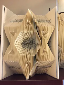16 Literary Holiday Decorations That Book-Lovers Will Adore