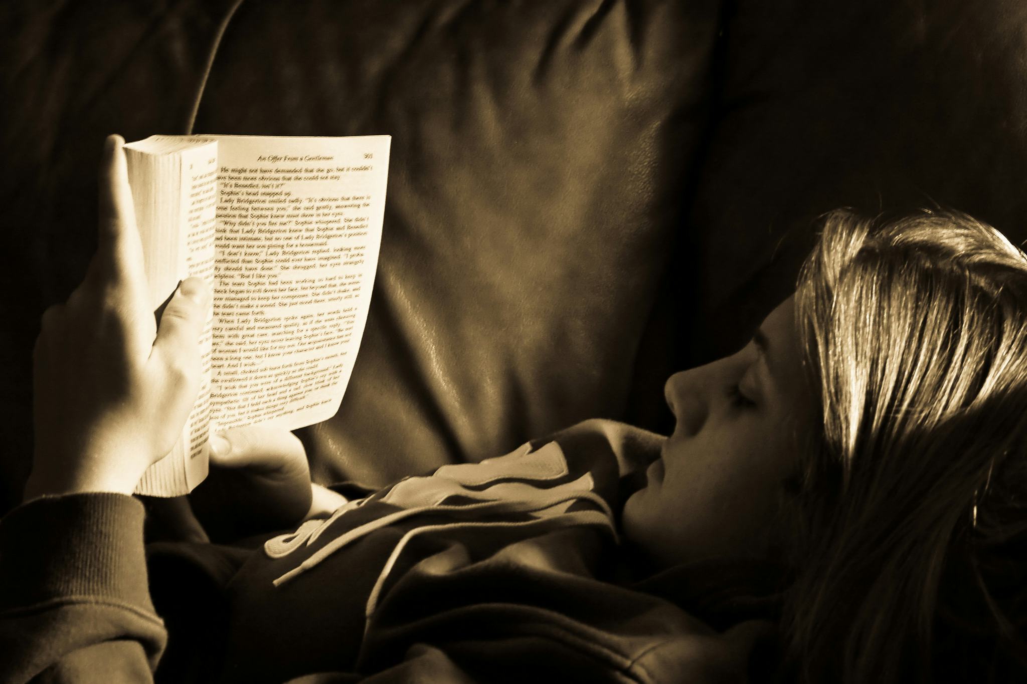 27 Beautiful Quotes On Reading And The Joy That It Brings