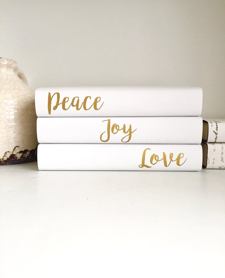 16 Literary Holiday Decorations That Book-Lovers Will Adore