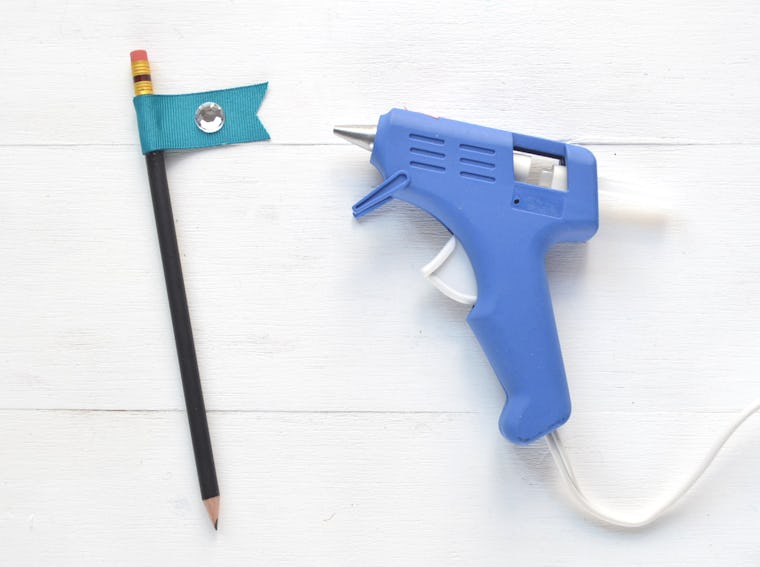 6 Pencil DIY Projects To Upgrade Your School Supplies Game Just In Time ...