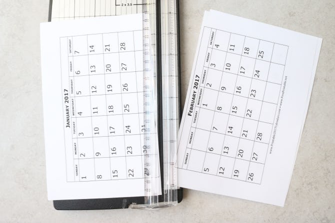 How To Make A DIY 2017 Calendar With A Moon Design To Welcome The New Year