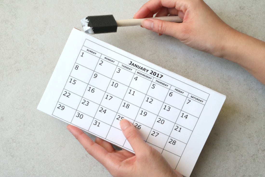 How To Make A DIY 2017 Calendar With A Moon Design To Welcome The New Year