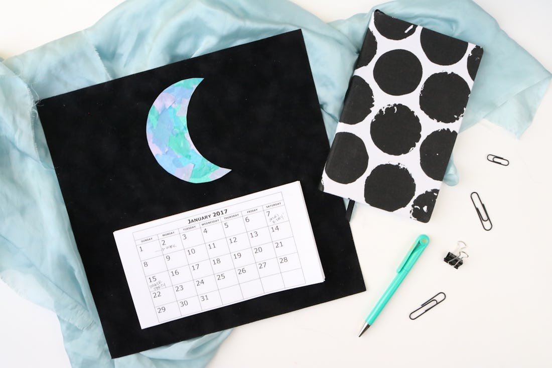 How To Make A DIY 2017 Calendar With A Moon Design To Welcome The New Year