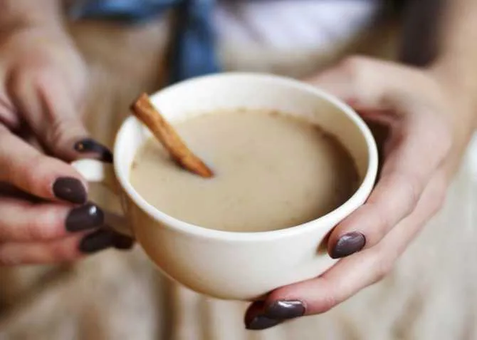 19 Easy Thanksgiving Drink Ideas To Compliment Your Favorite Holiday Dishes