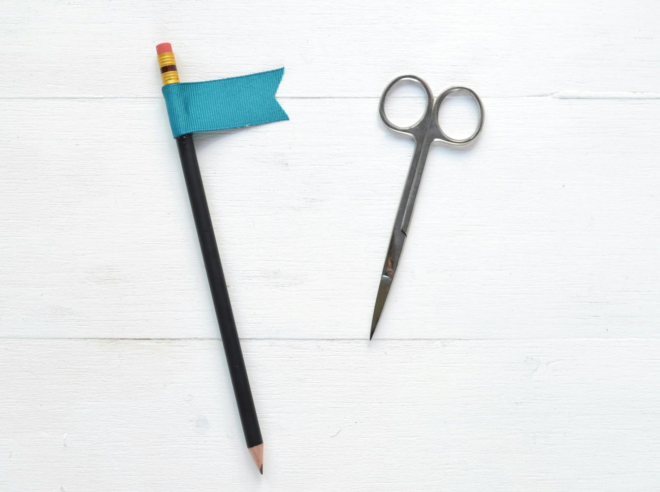 6 Pencil DIY Projects To Upgrade Your School Supplies Game Just In Time ...