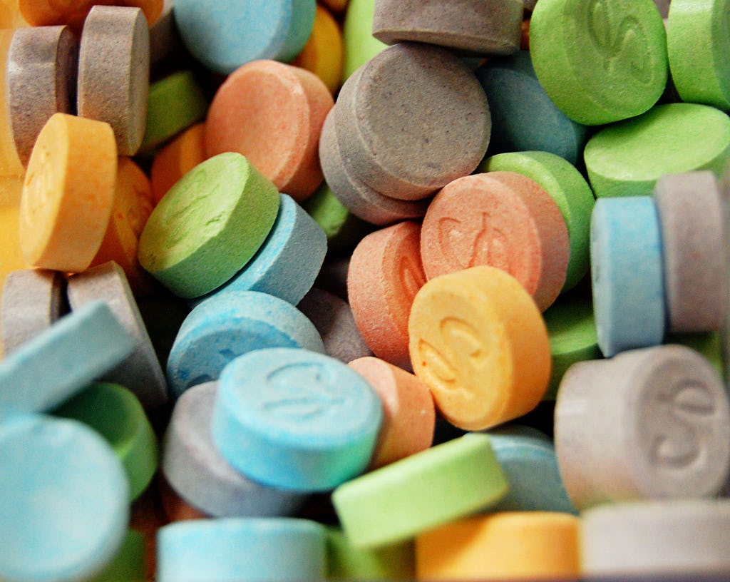 9 Wine And Halloween Candy Pairings You Need For One Super Classy Holiday