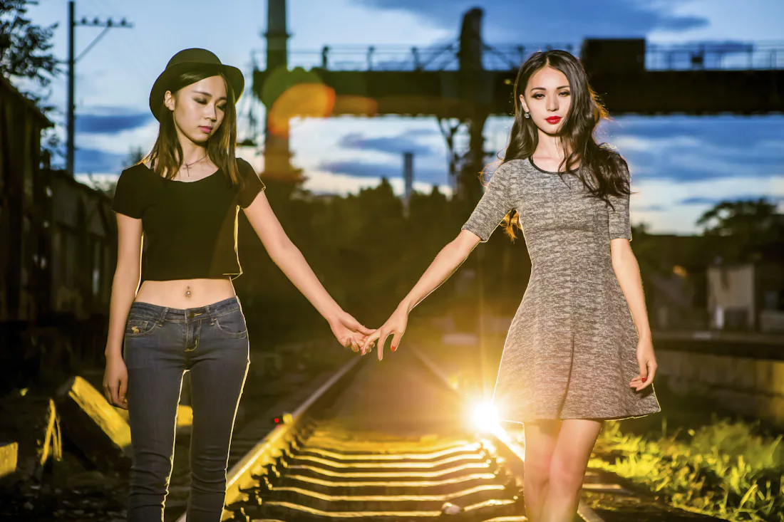 11 Signs You Have Trouble Making Friends & How To Fix The Problem