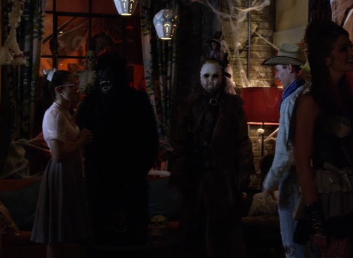 Re-watching Every 'Pretty Little Liars' Halloween Episode In One ...